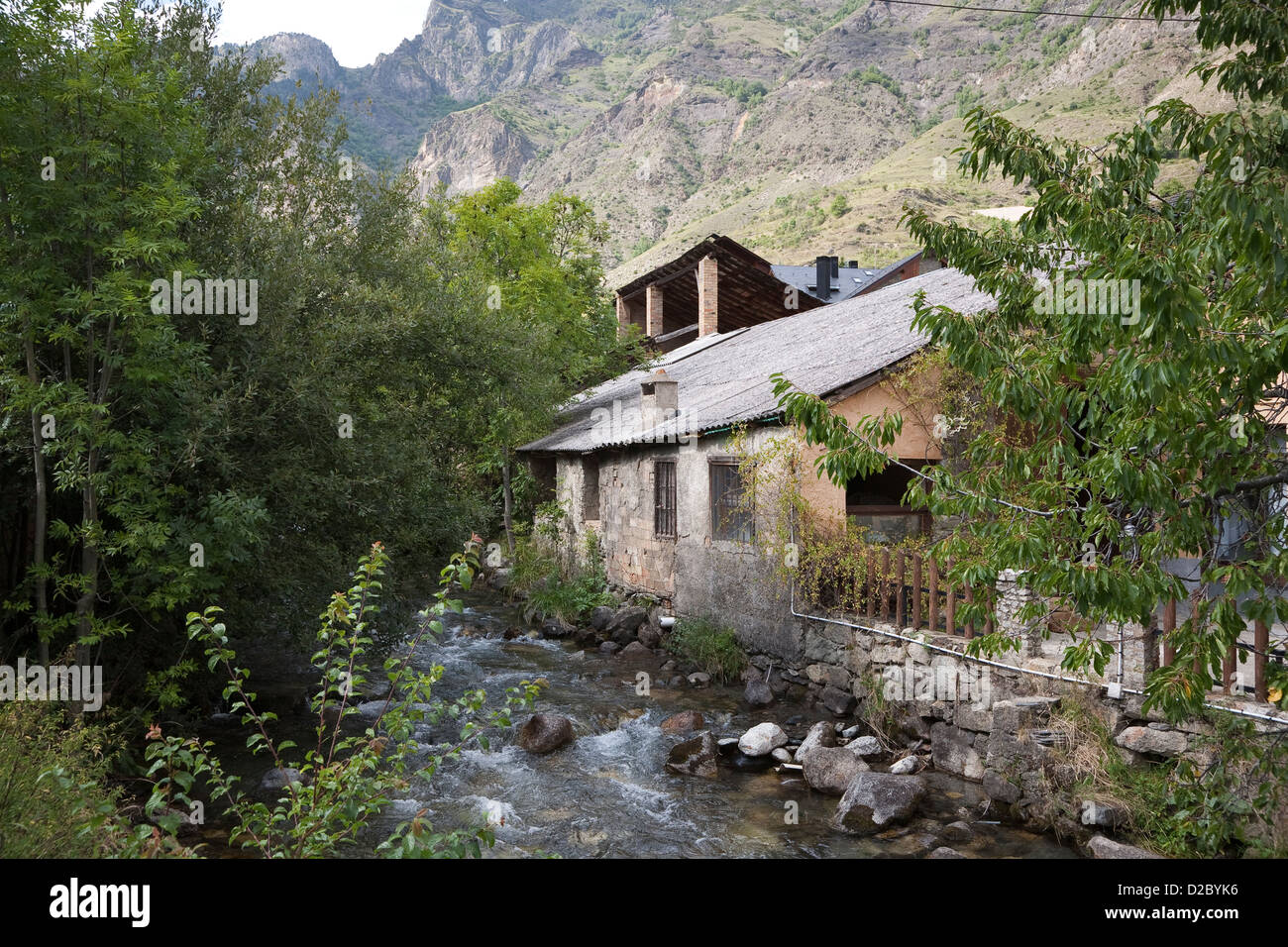 Home on the Escrita river in the village of Espot - Lleida, Cataolina ...