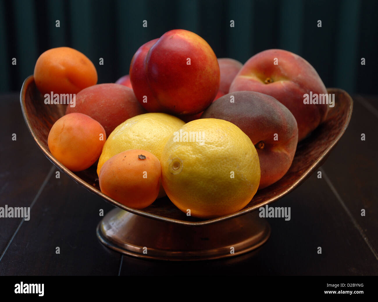 Fruit bowl hi-res stock photography and images - Alamy