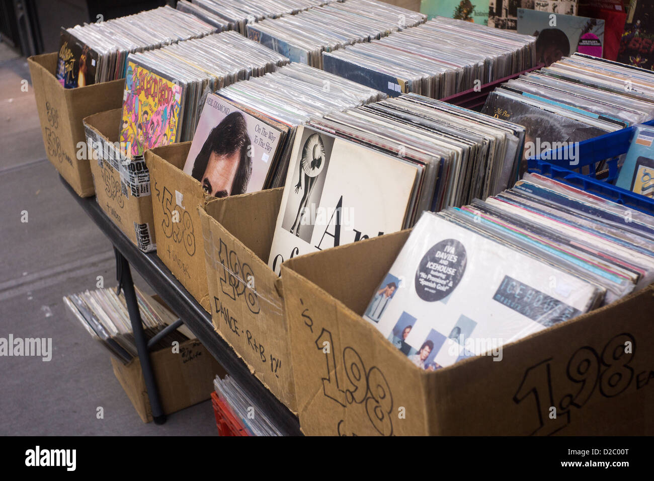 Records bins hi-res stock photography and images - Alamy