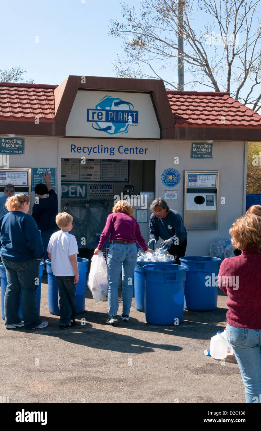 Recycling yards hi-res stock photography and images - Alamy