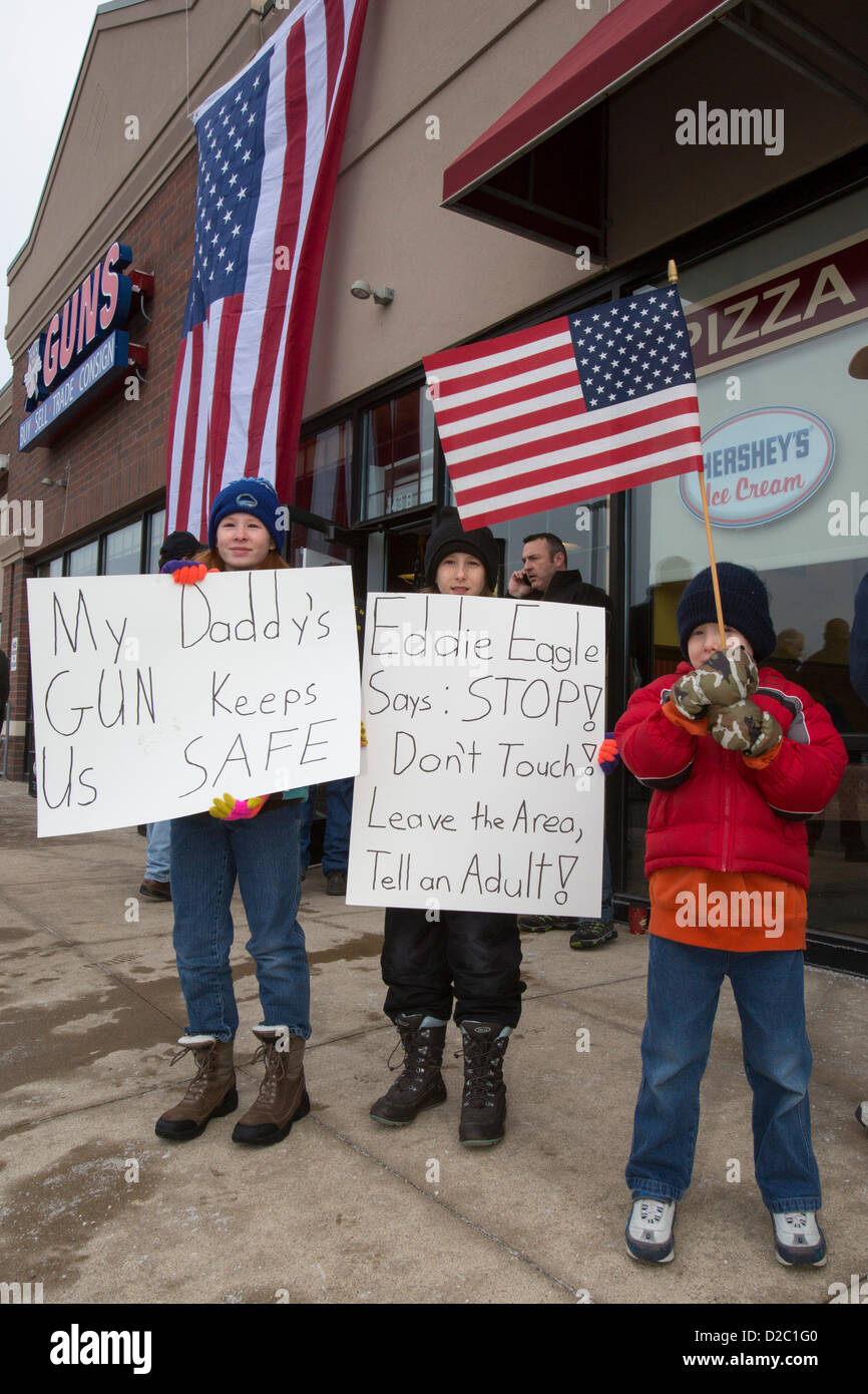 Children with guns hi-res stock photography and images - Alamy