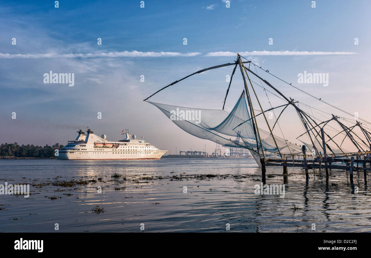 Cruise ship enters Cochin harbour lined with Chinese fishing nets at ...