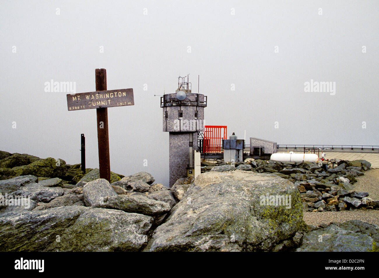 New Hampshire. Mount Washington Summit Sign And Observatory Stock Photo ...