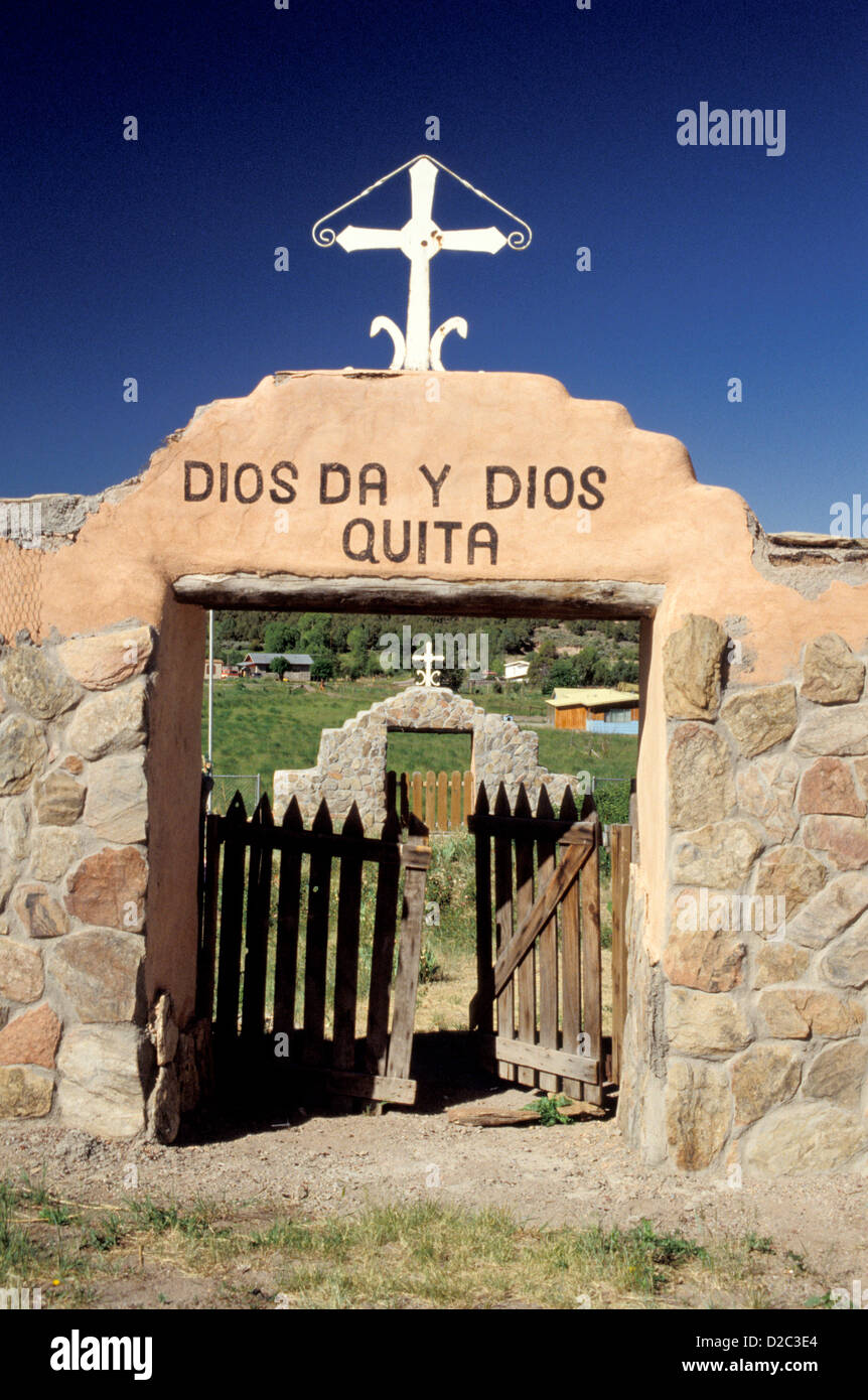 New graveyard hi-res stock photography and images - Alamy