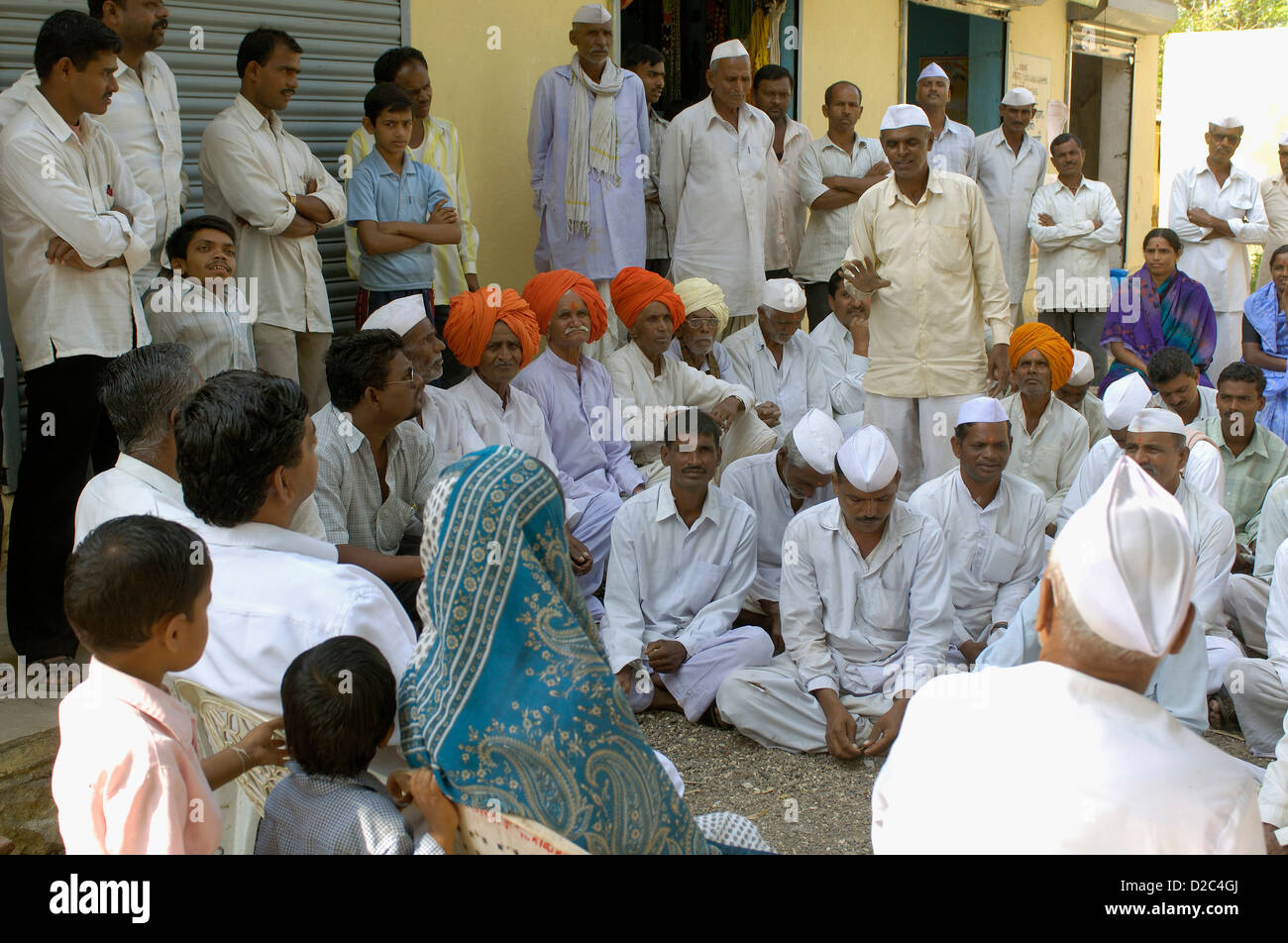 Black community meeting hi-res stock photography and images - Alamy