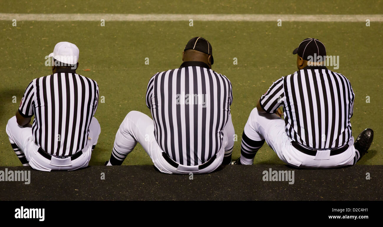 Football referees hi-res stock photography and images - Alamy