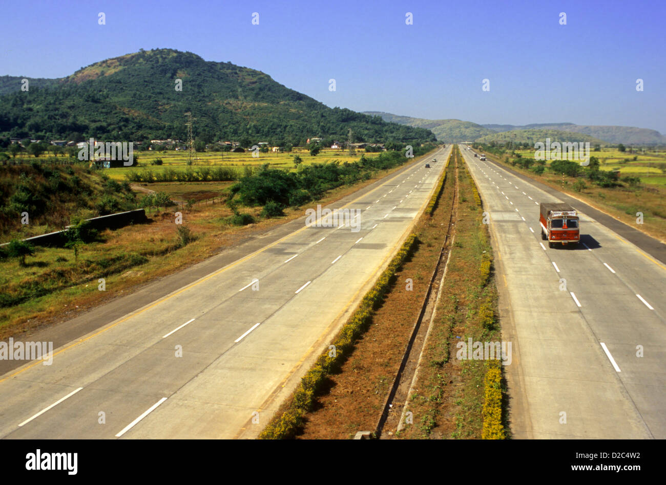 Mumbai pune expressway hi-res stock photography and images - Alamy