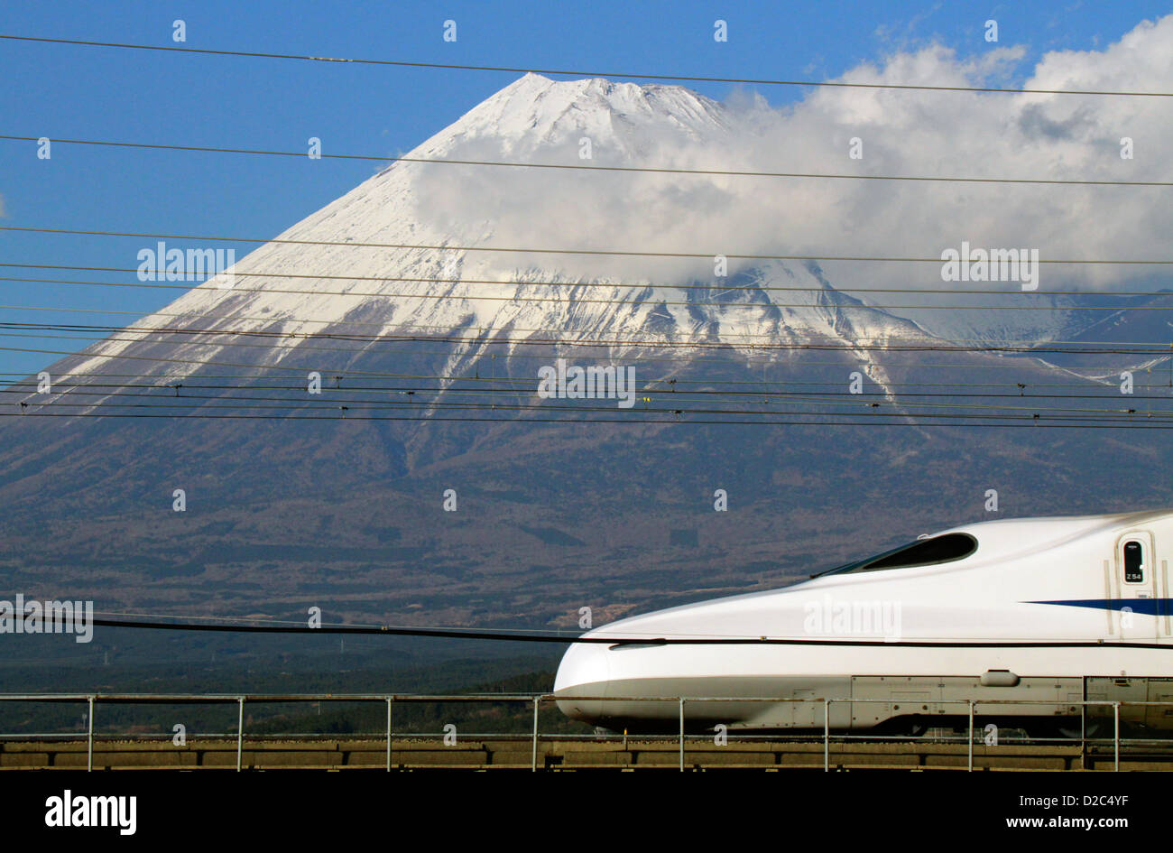 Shinkansen series n700 hi-res stock photography and images - Alamy
