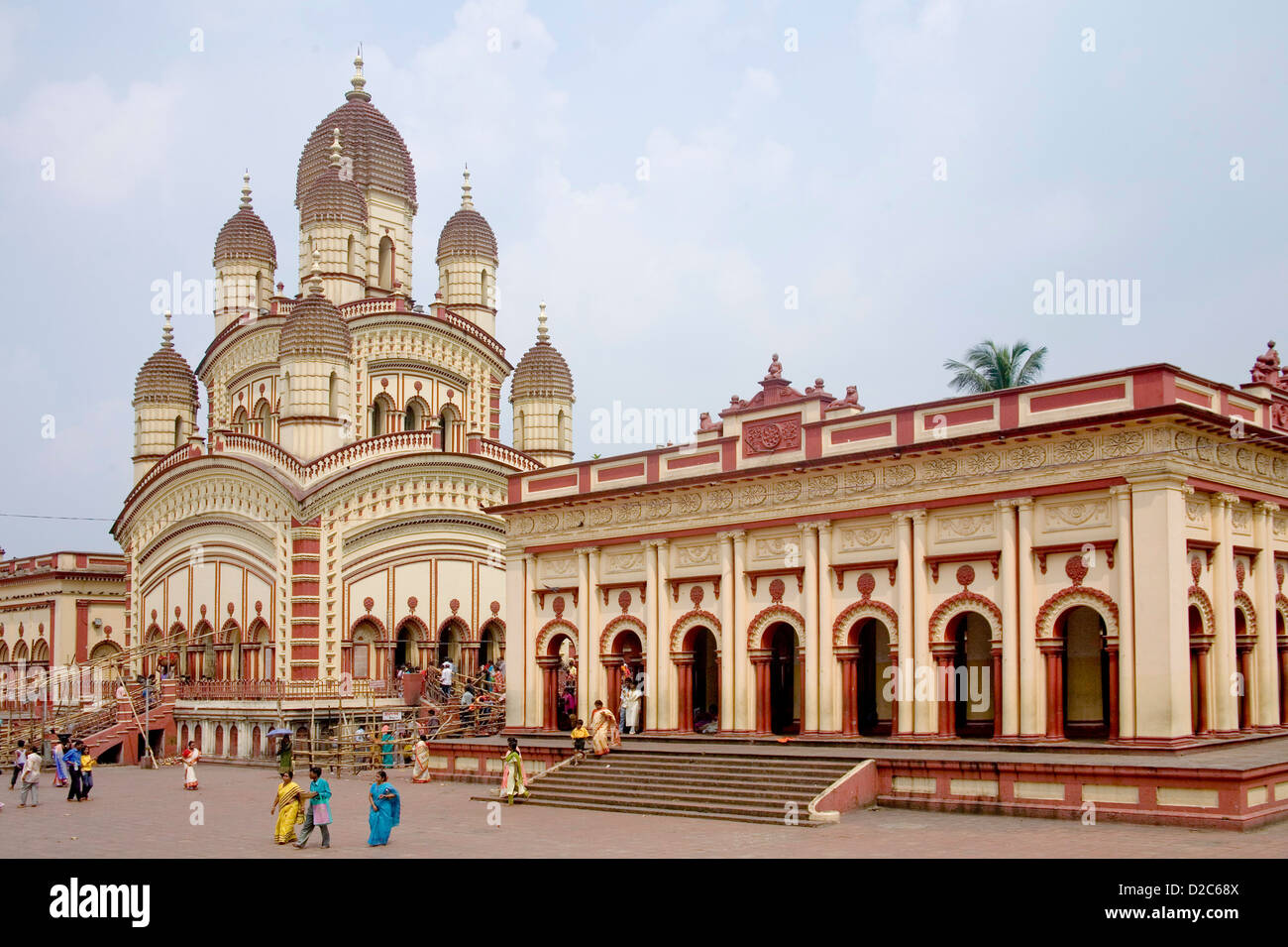 Dakshineshwar Kali Temple, Ramkrishana Parmhans Lived Here As Priest ...