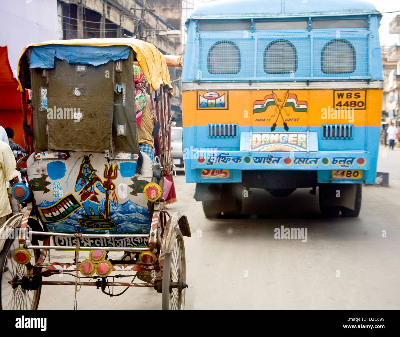 Man pulling rickshaw hi-res stock photography and images - Alamy