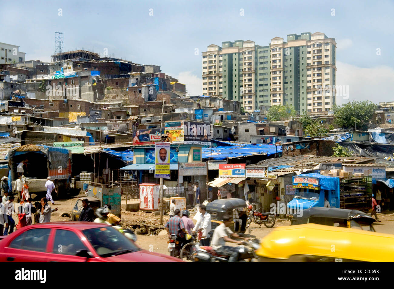 Slum residential building kandivali mumbai bombay hi-res stock ...