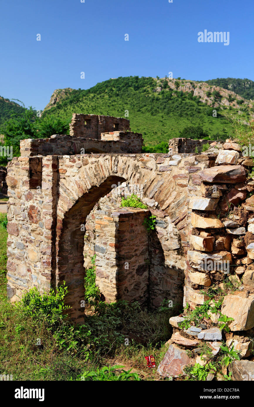 Ancient Site Bhangarh, Ruins Of Bhangarh, Forts Of Rajasthan, Bhangarh ...