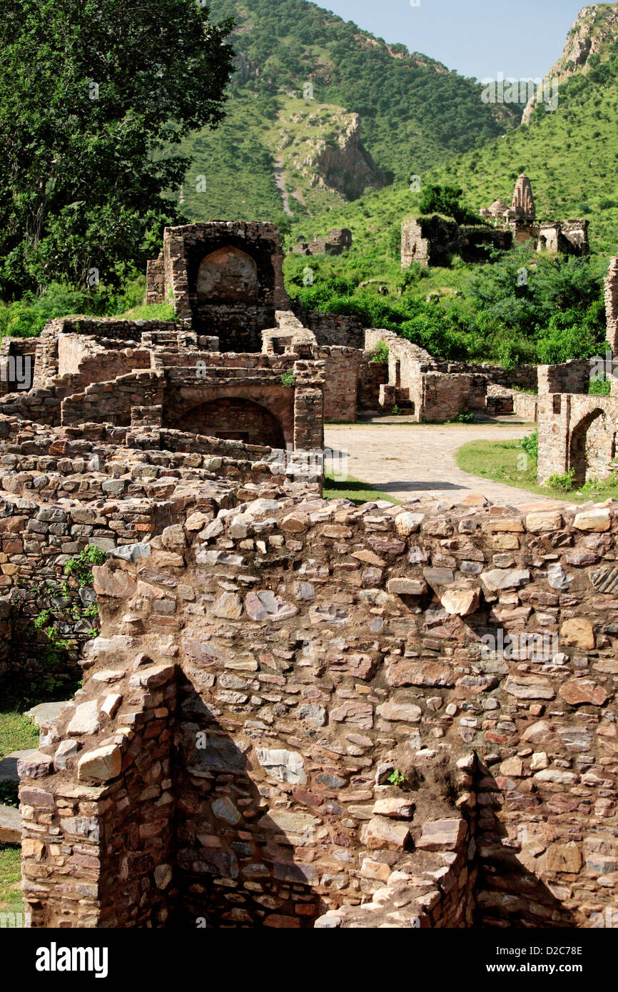 Ancient Site Bhangarh, Ruins Of Bhangarh, Forts Of Rajasthan, Bhangarh ...