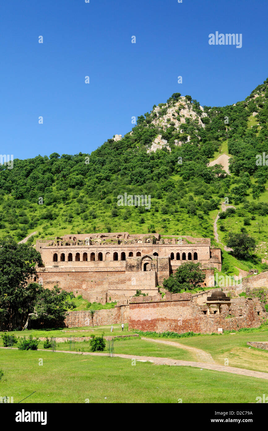Ancient Site Bhangarh, Ruins Of Bhangarh, Forts Of Rajasthan, Bhangarh ...
