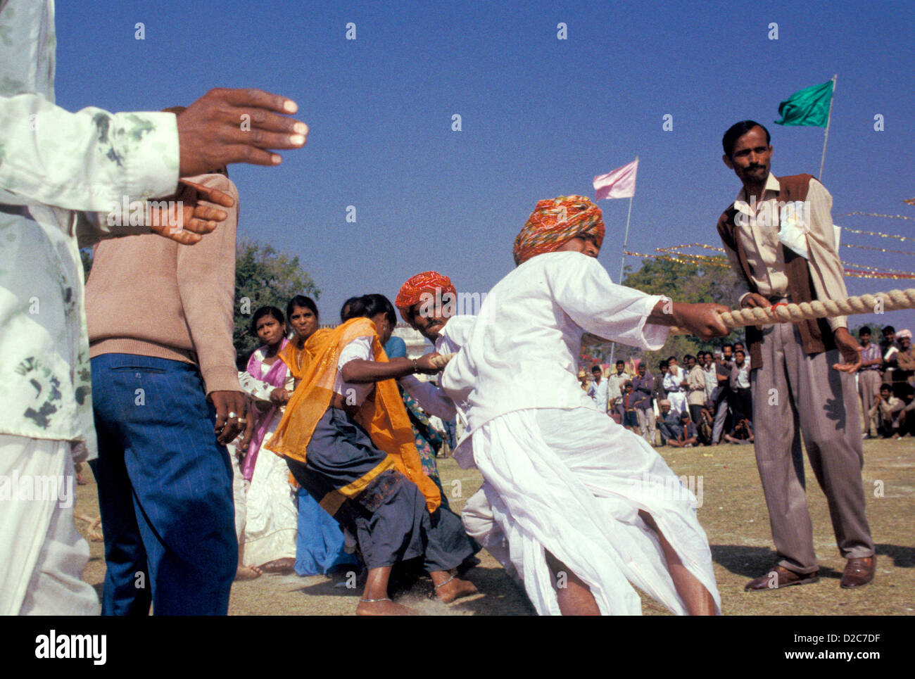 India rajasthan dungapur men in tug of war vagad hi-res stock ...
