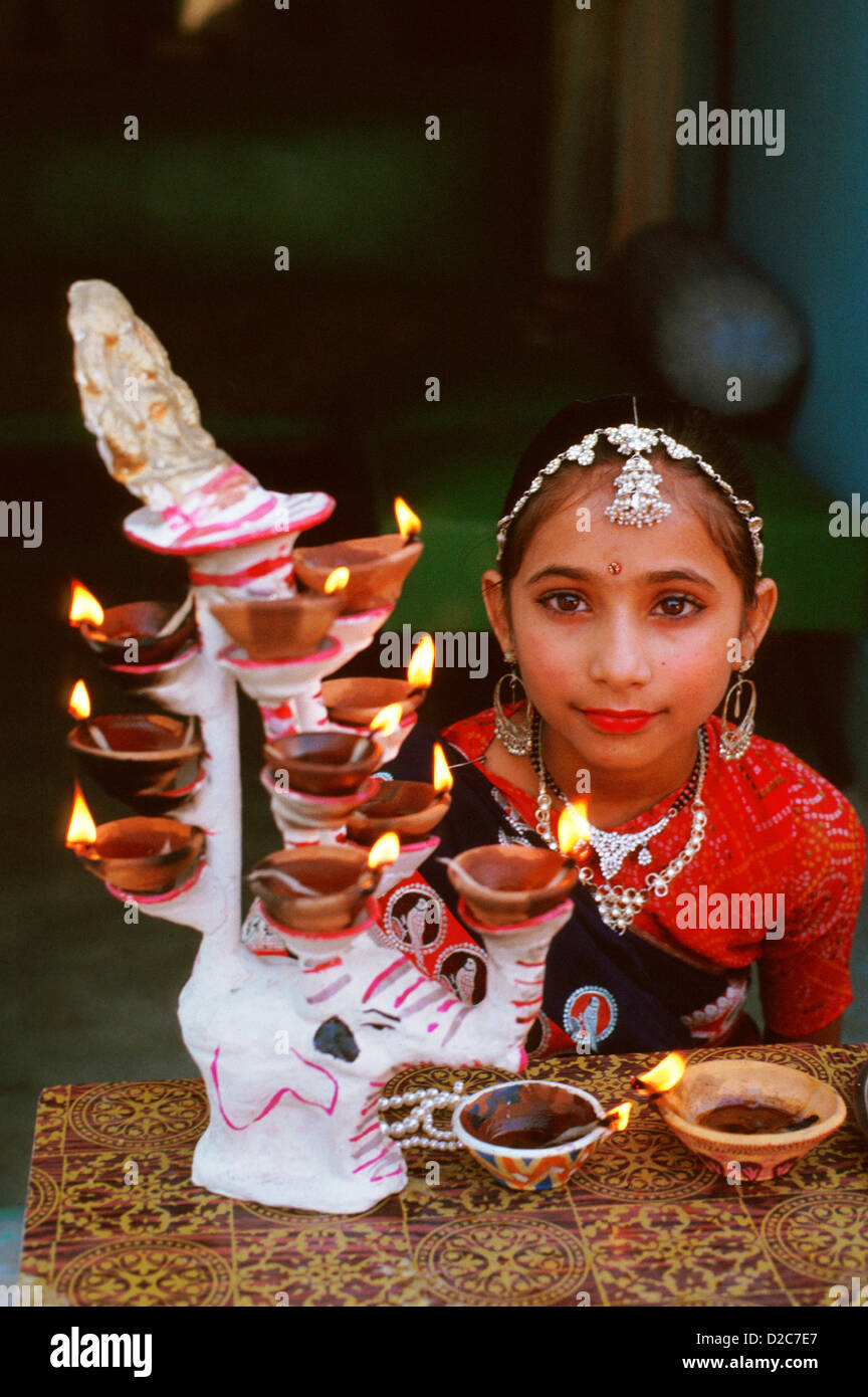 Deepavali hi-res stock photography and images - Alamy