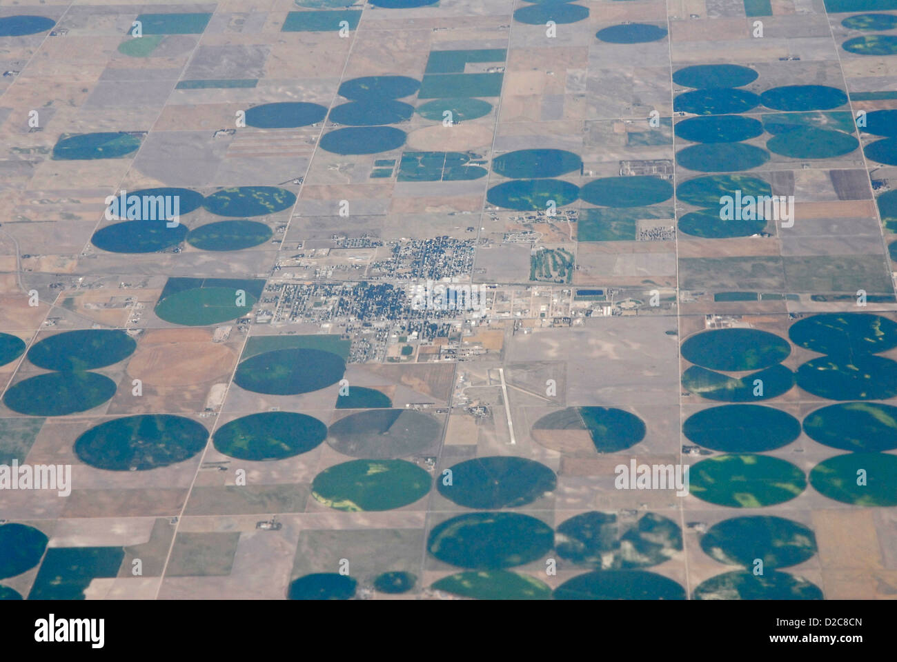 Farmland crop circles hi-res stock photography and images - Alamy