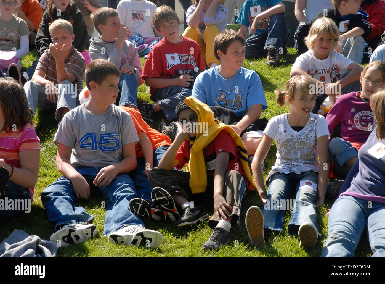 6th grade girls hi-res stock photography and images - Alamy