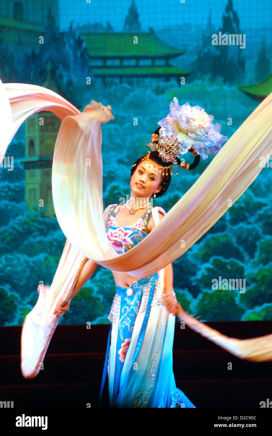 Tang dynasty music and dance show hi-res stock photography and images ...