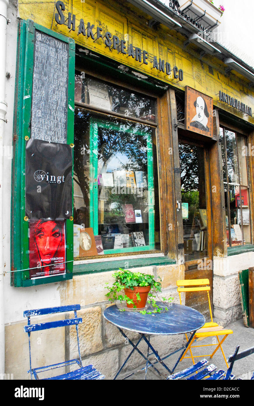 Paris monuments hi-res stock photography and images - Alamy