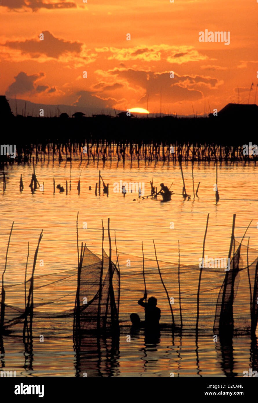 Manila fishing hi-res stock photography and images - Alamy