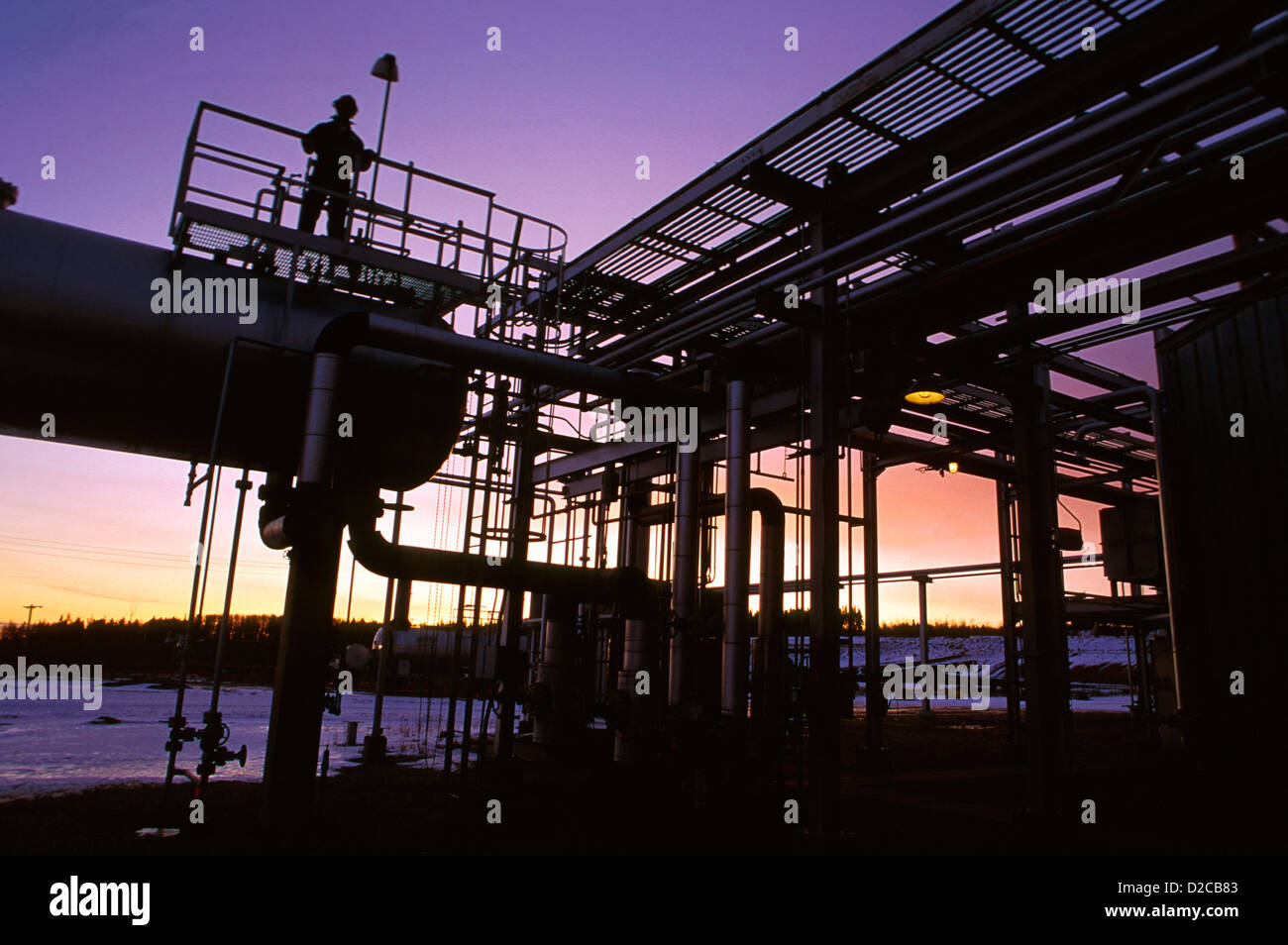 Oil / Gas Rigs, Drilling, Workers, At Dusk Stock Photo - Alamy