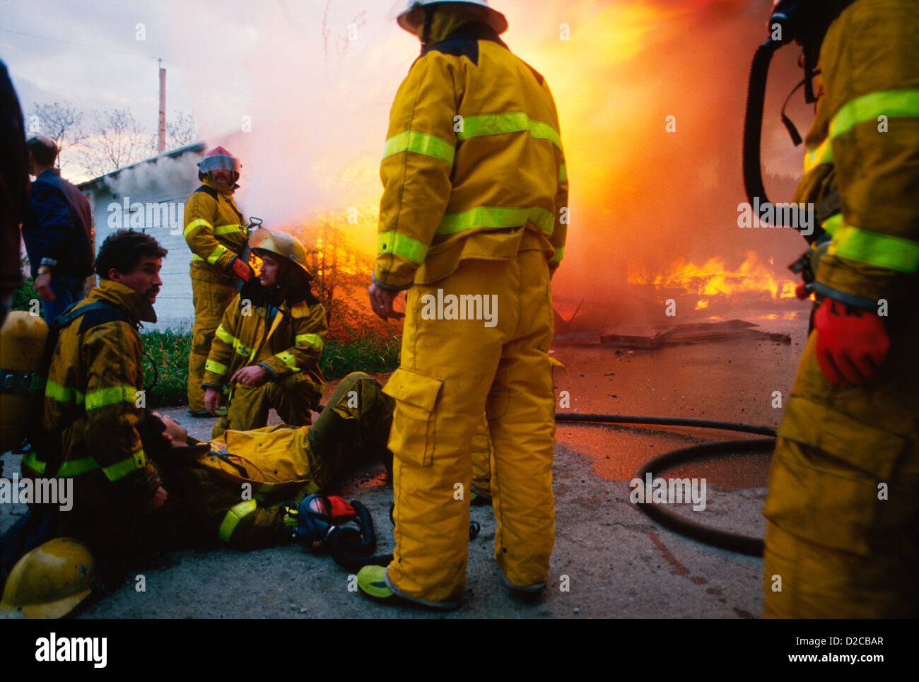 Smoke inhalation fireman hi-res stock photography and images - Alamy