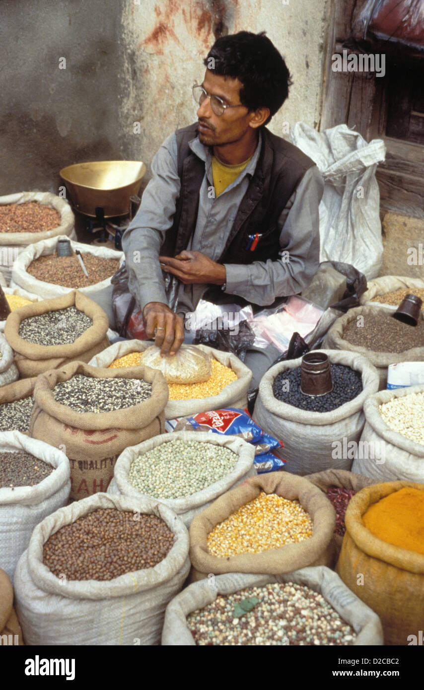 Spice merchant hi-res stock photography and images - Alamy