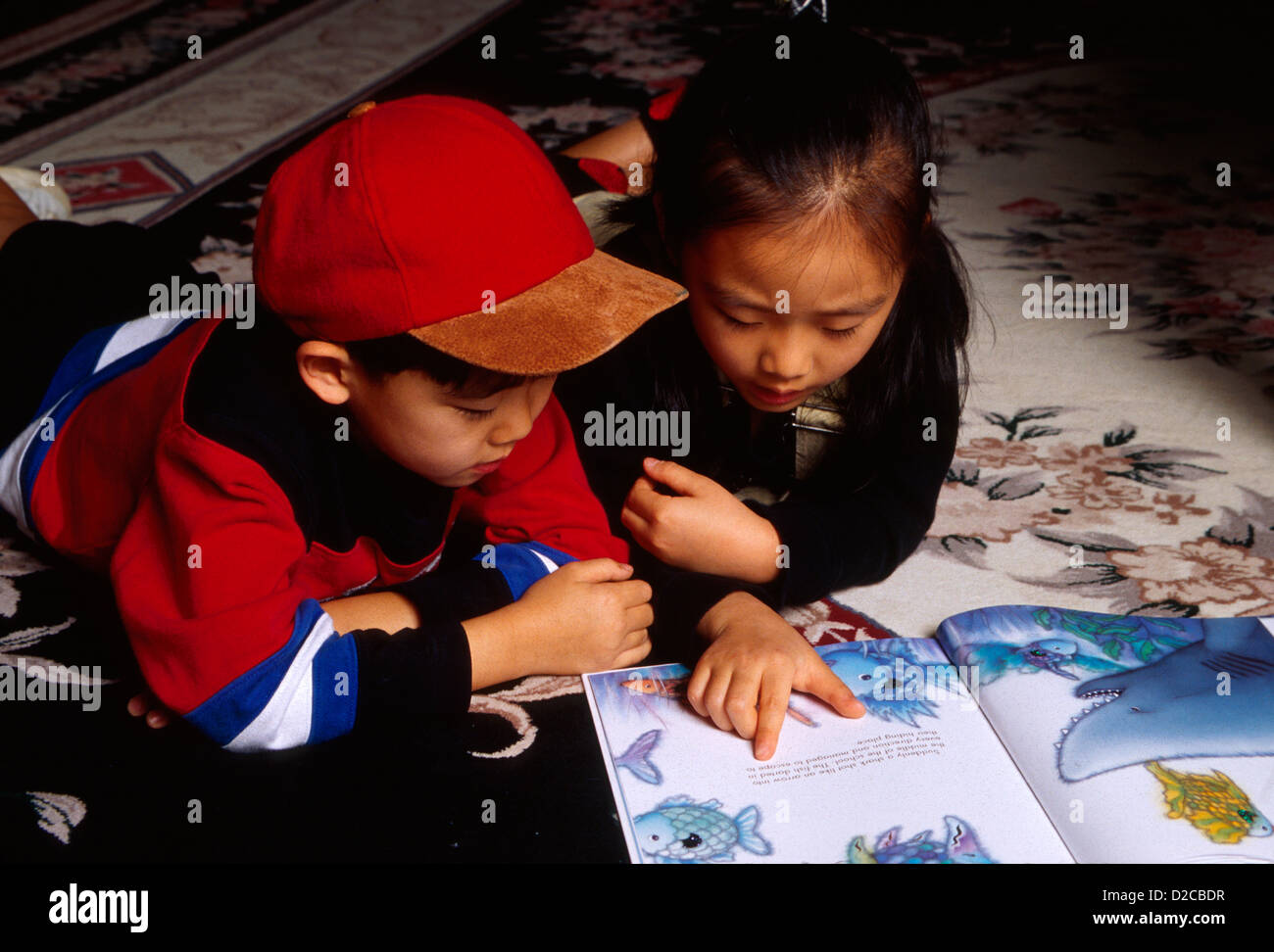 Illustrated childrens book hi-res stock photography and images - Alamy