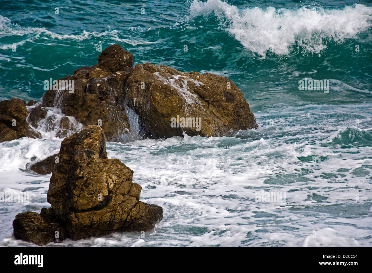 Breaking wave on south hi-res stock photography and images - Alamy
