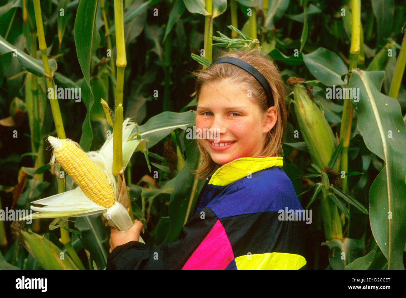 Migrant girl hi-res stock photography and images - Alamy