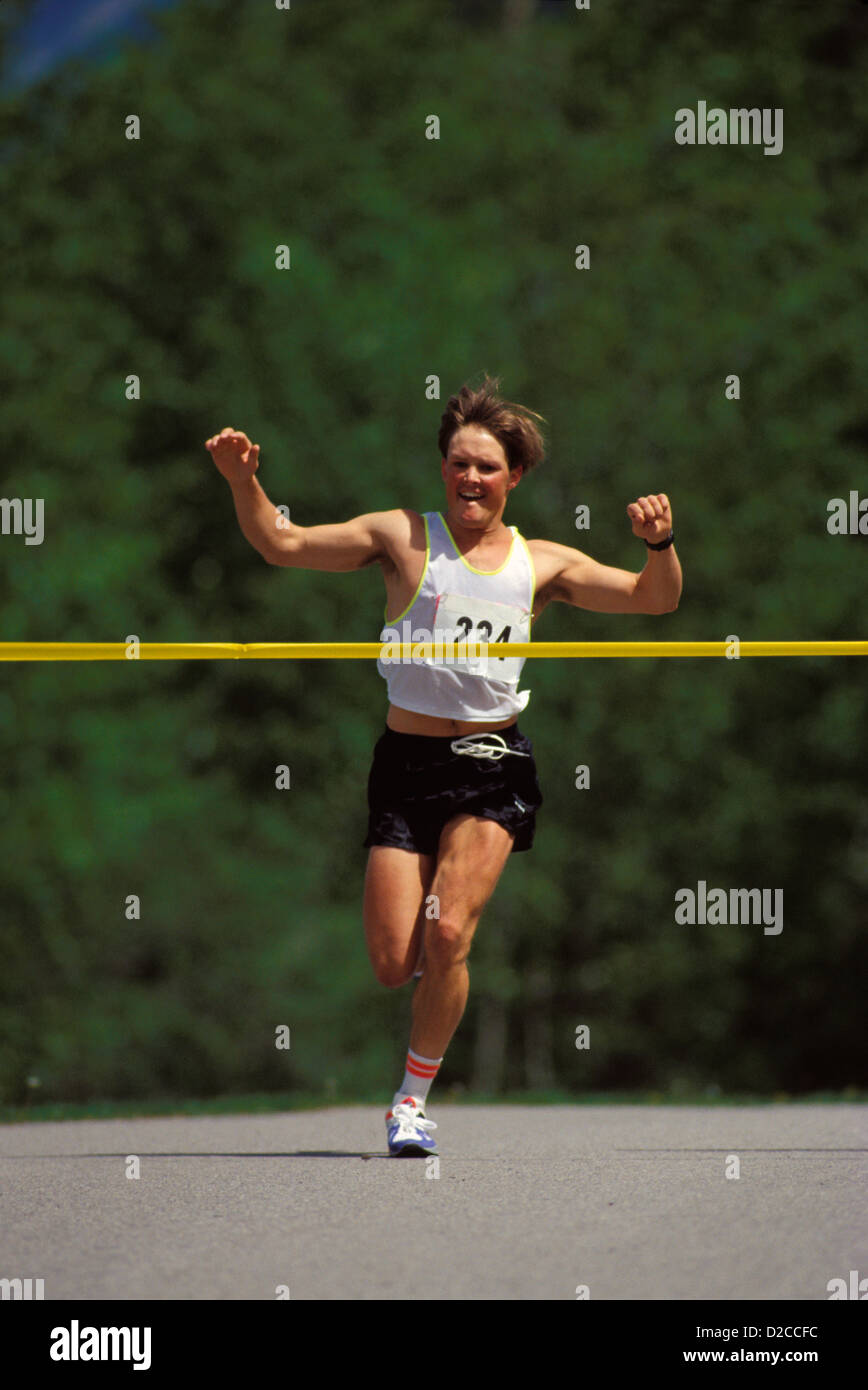 Running track finish line hi-res stock photography and images - Alamy