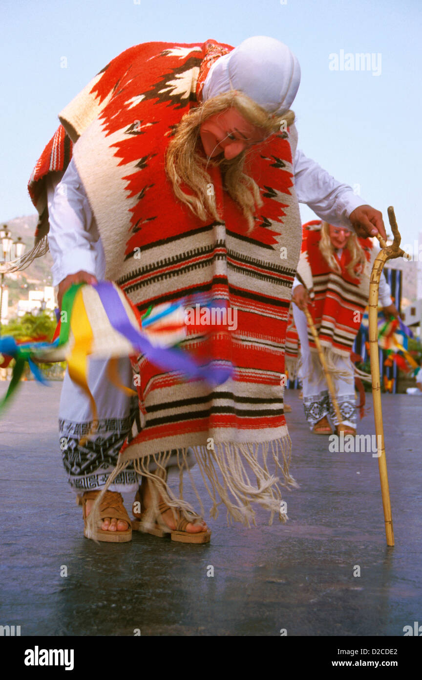 Mexico michoacan folk dance hi-res stock photography and images - Alamy