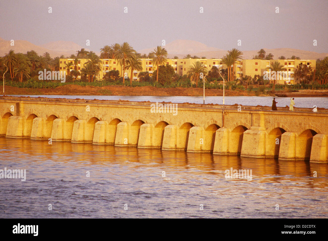 Middle lock hi-res stock photography and images - Alamy