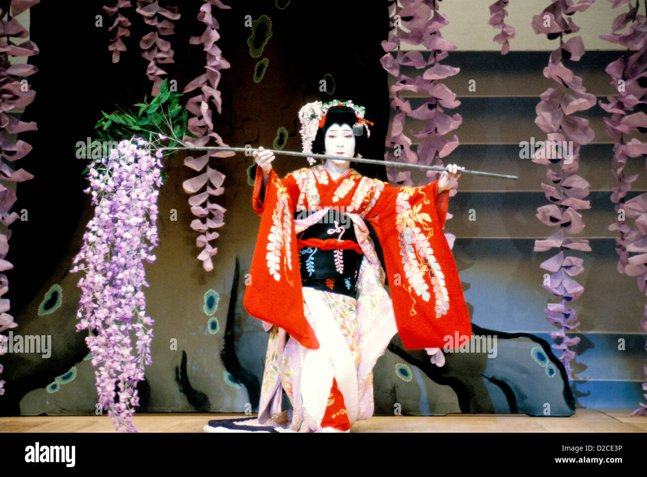 Kabuki dancer hi-res stock photography and images - Alamy