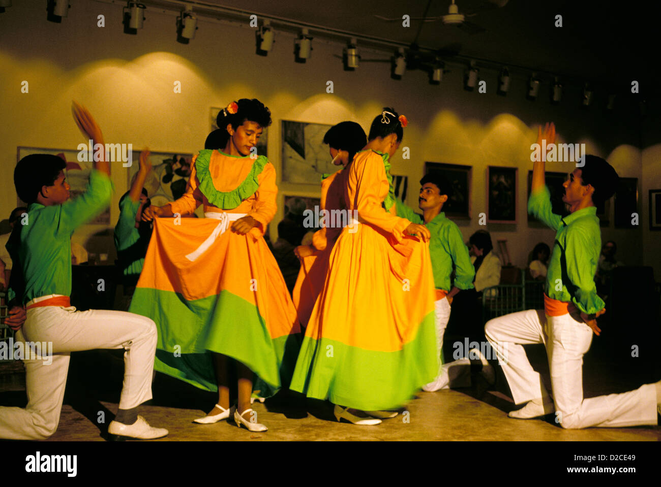 Dominican republic dance hi-res stock photography and images - Alamy