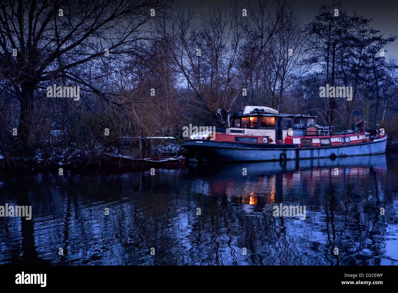 Canal House Barge Boat High Resolution Stock Photography and Images - Alamy