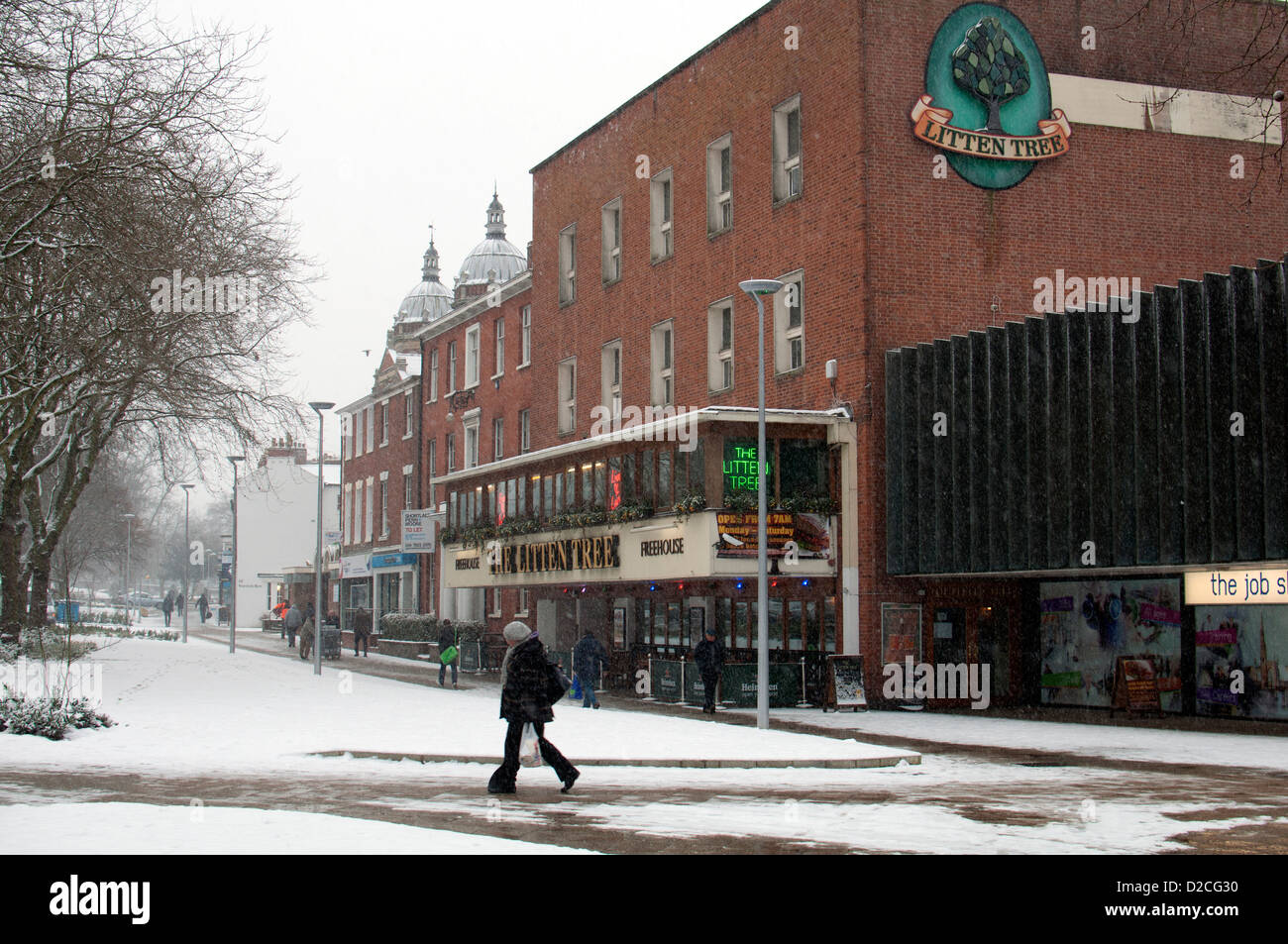 The Litten Tree pub in snowy weather, Warwick Row, Coventry, UK Stock ...