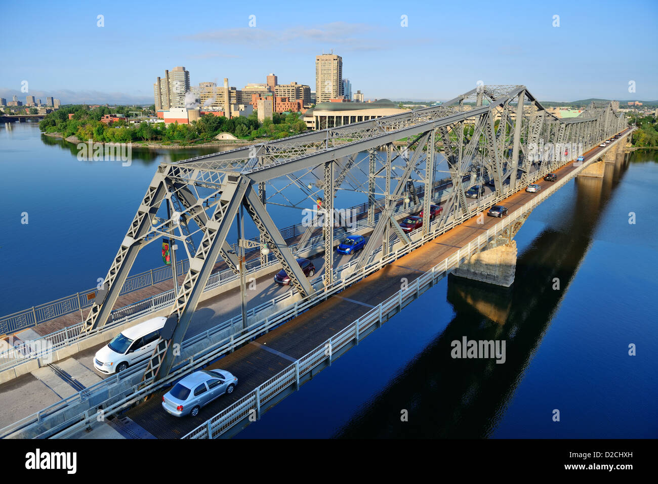 Alexandra Bridge over river in Ottawa Stock Photo - Alamy