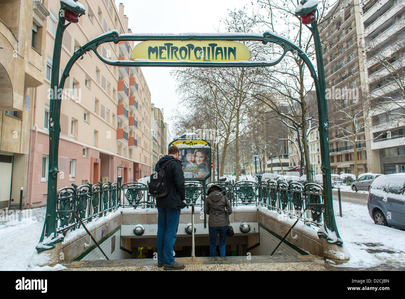 Sidewalk wintertime hi-res stock photography and images - Alamy