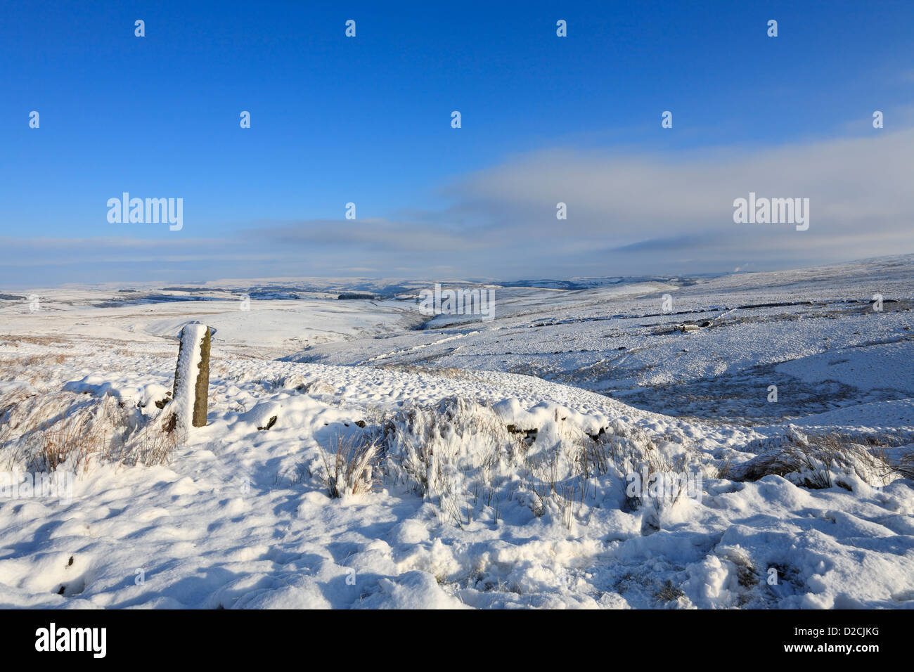Pennine Way in winter snow on Haworth Moor, Haworth, West Yorkshire ...