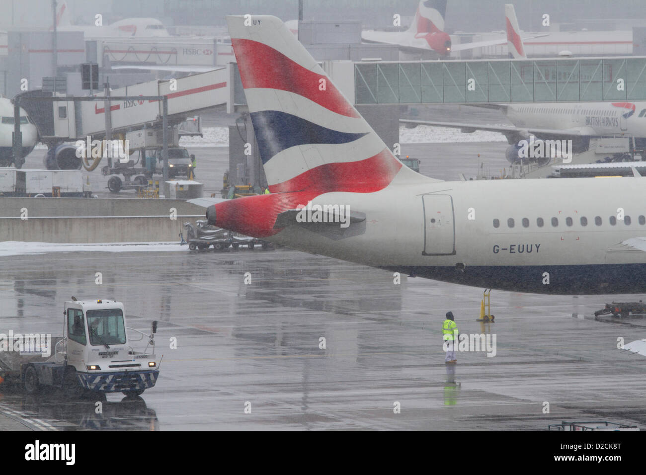 Airport heathrow snow hi-res stock photography and images - Alamy