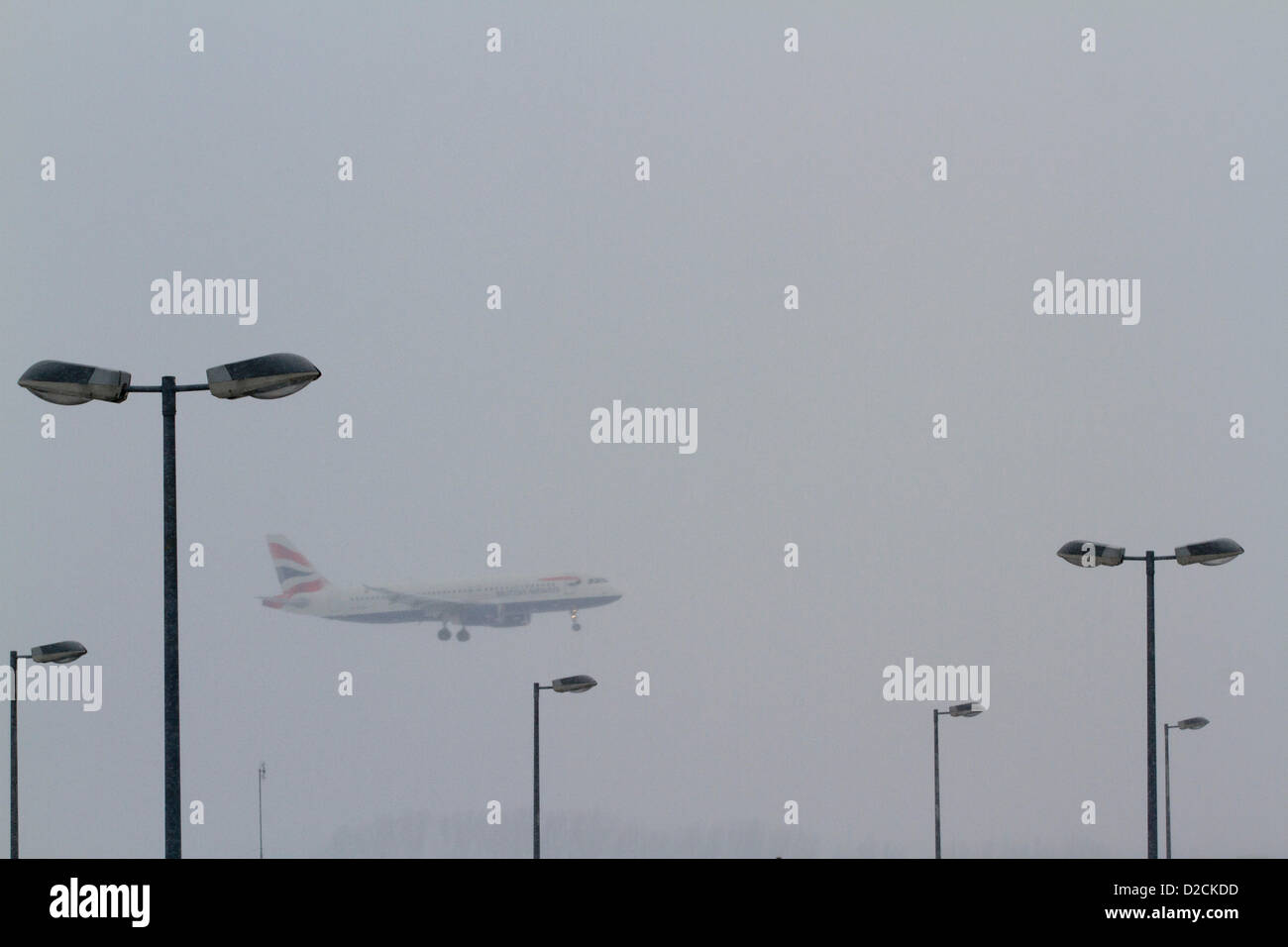 Airport heathrow snow hi-res stock photography and images - Alamy