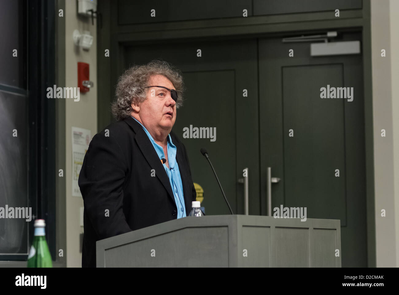 University of cambridge lecture hall hi-res stock photography and ...