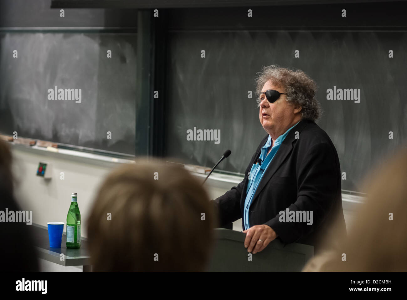 University of cambridge lecture hall hi-res stock photography and ...