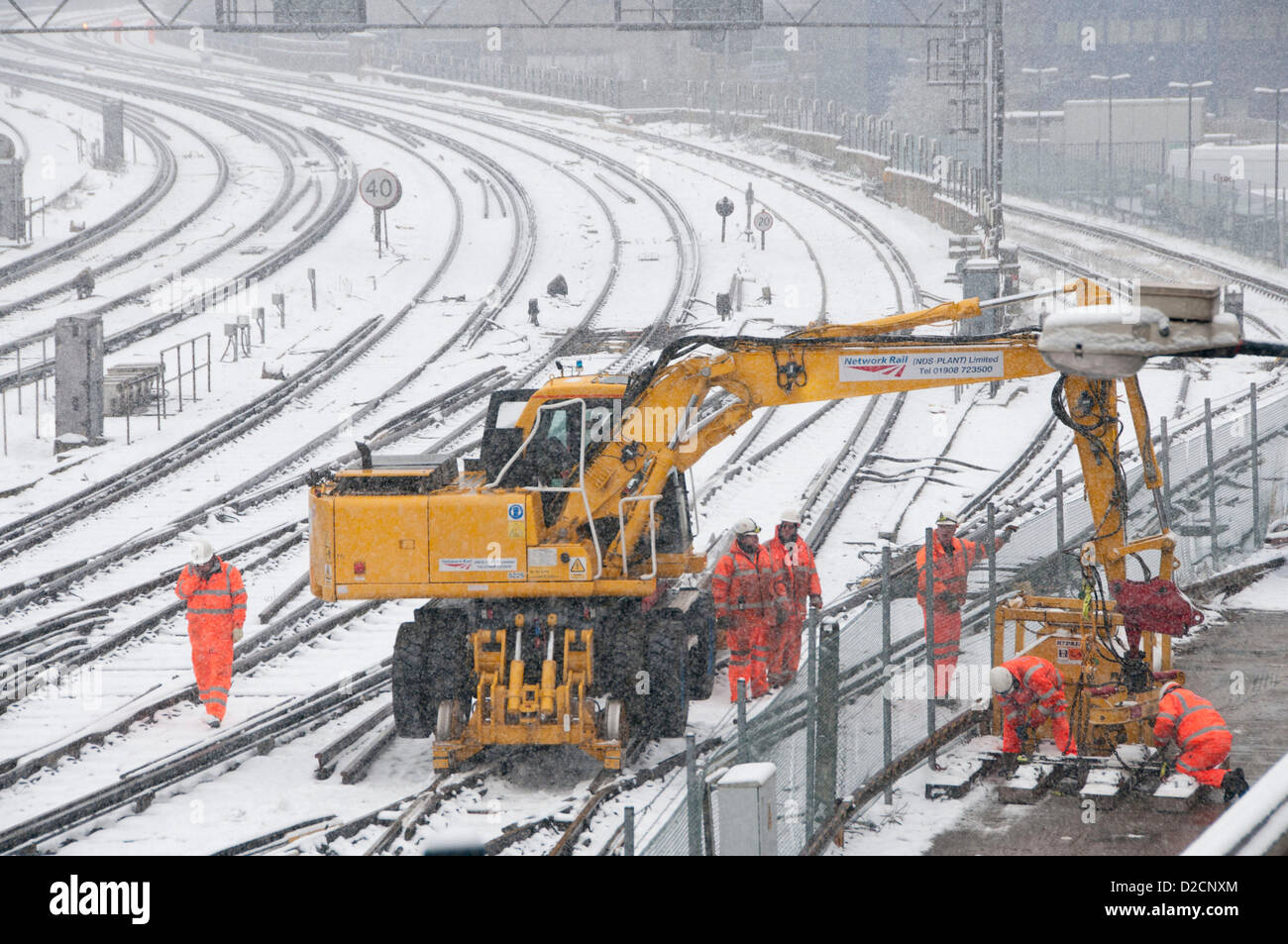 Ebury bridge hi-res stock photography and images - Alamy