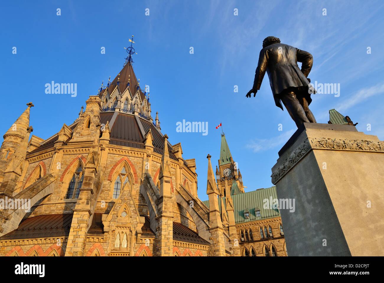 Statue and historical architecture in Ottawa, Canada Stock Photo - Alamy