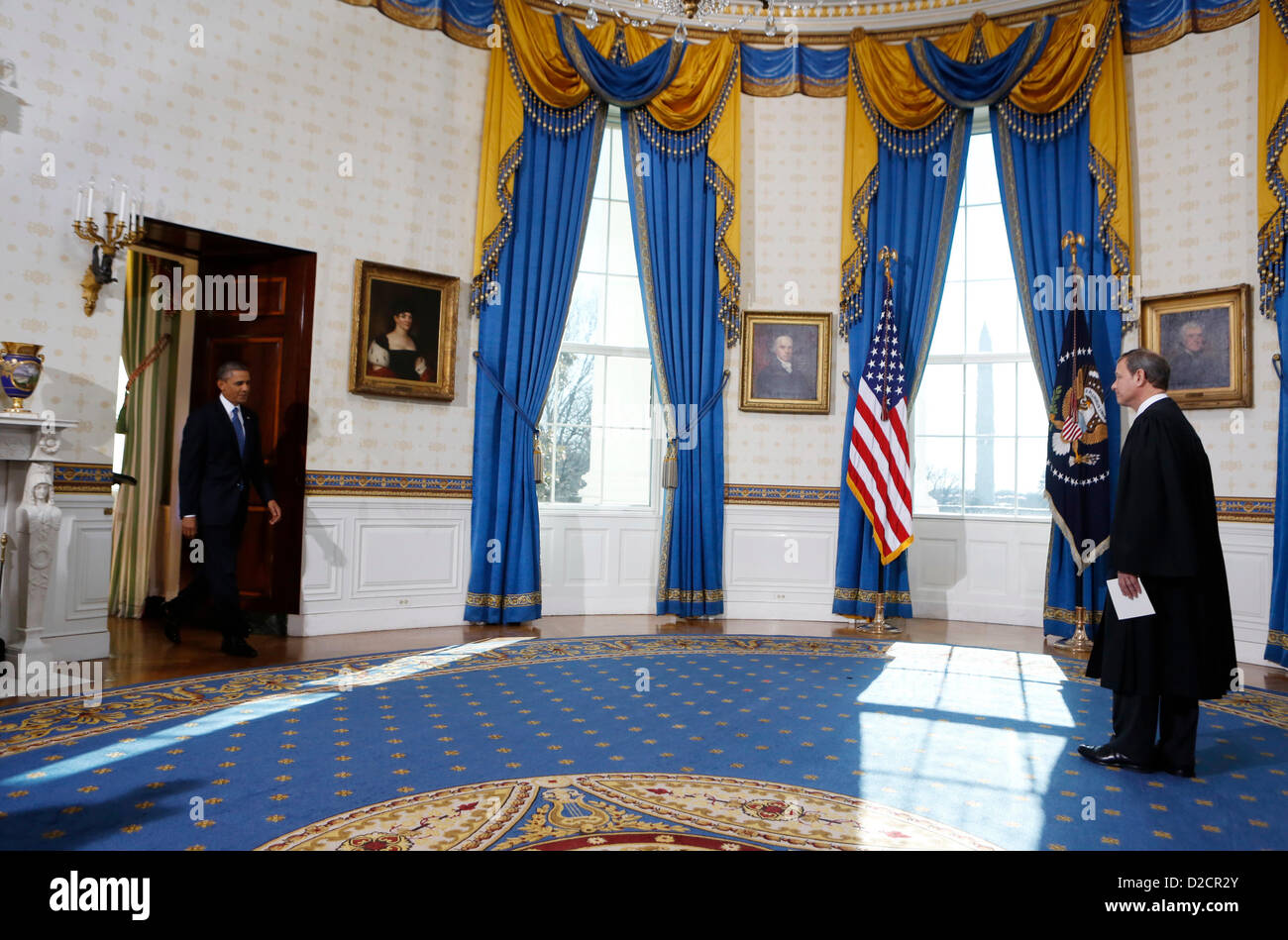 Oath Of Office Obama High Resolution Stock Photography and Images - Alamy