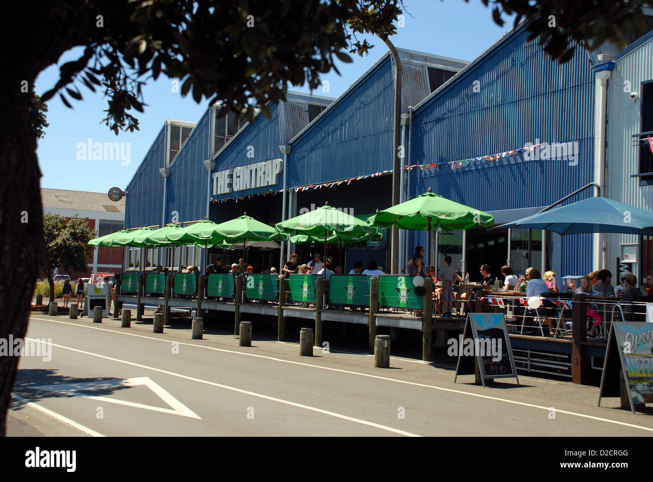 Wharf side cafe Stock Photo - Alamy
