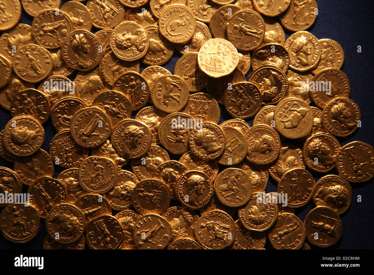 Golden treasure hi-res stock photography and images - Alamy